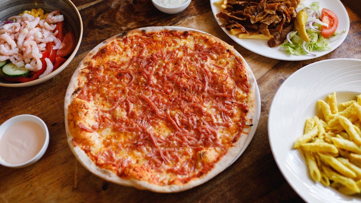 Pizzastugan Solna | Vällagade pizzor och goda hamburgare! | Stockholm ...